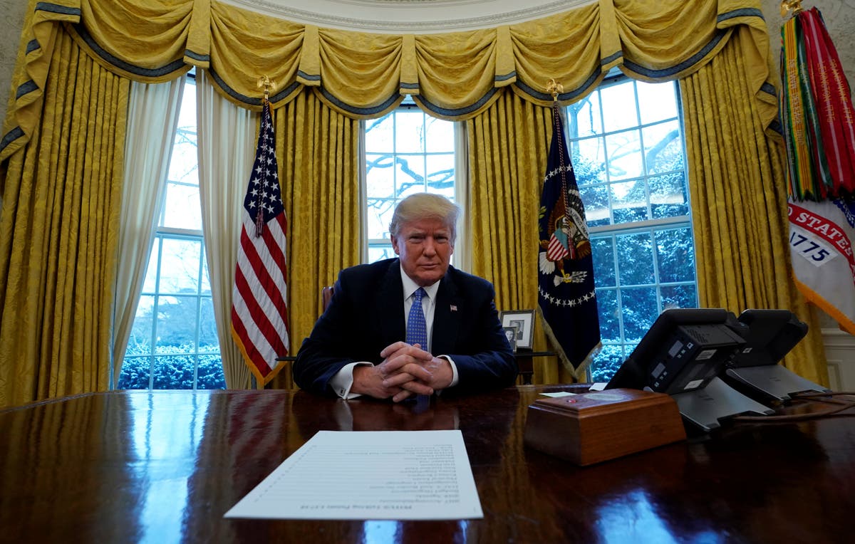 Retrato De Donald Trump Reemplaza Al De Barack Obama En La Galería